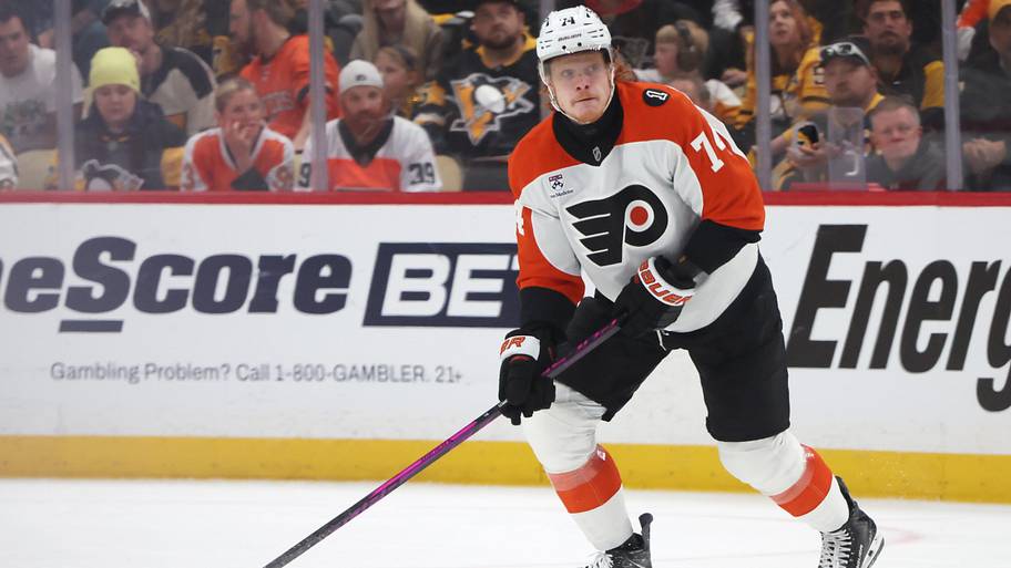 Before the Flyers trade Owen Tippett, somebody should explain why they ...