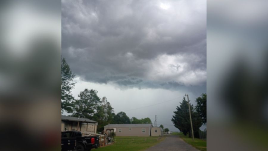 Live: Severe thunderstorms moving through Mid-South