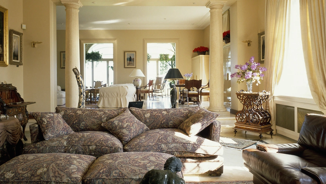 17 smart ideas for small and skinny living rooms
