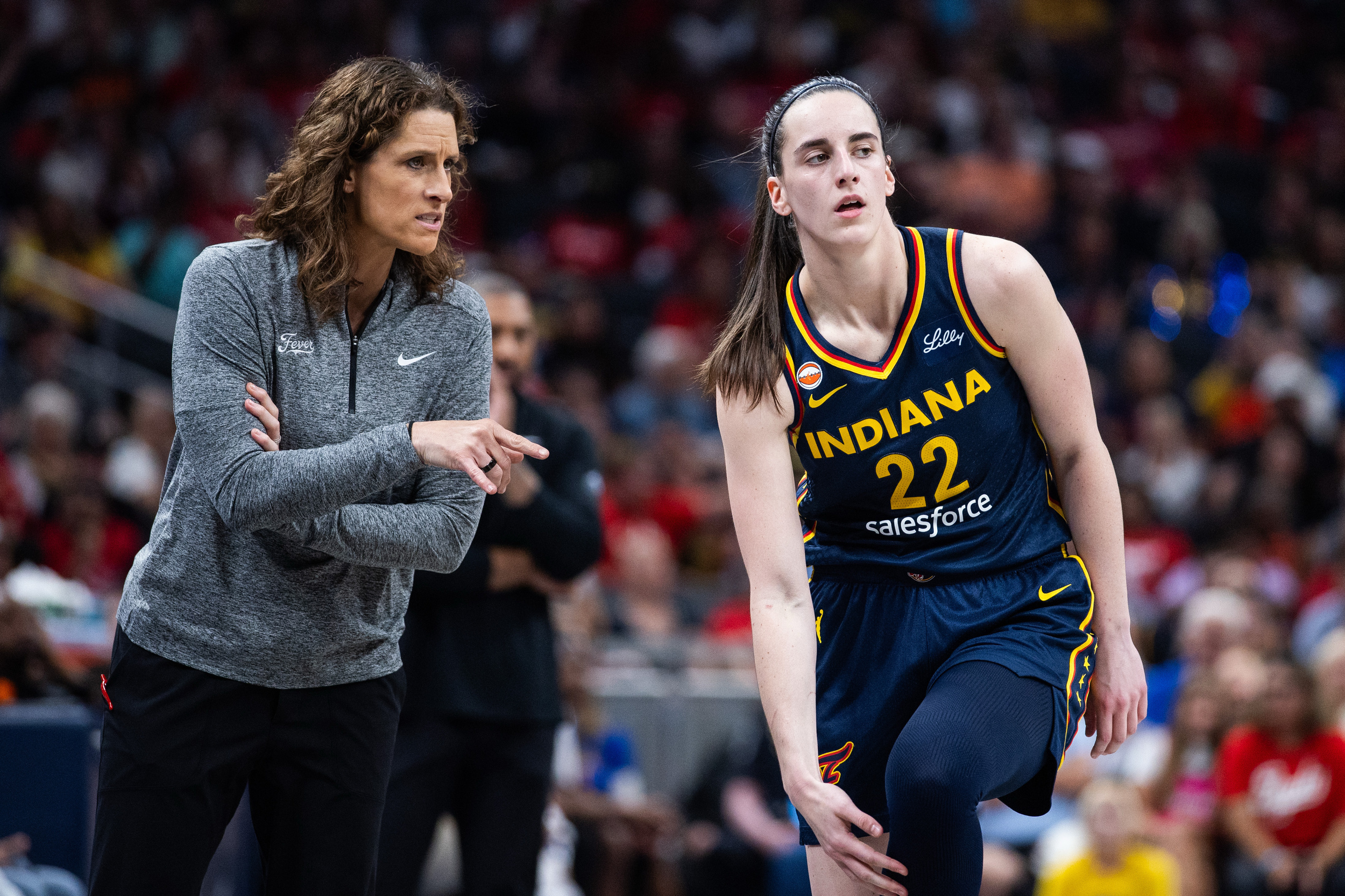 Caitlin Clark had a hilarious reaction to Stephanie White’s gesture