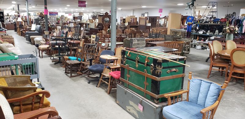 This giant 40,000-square-foot Indiana indoor market lets you load your ...