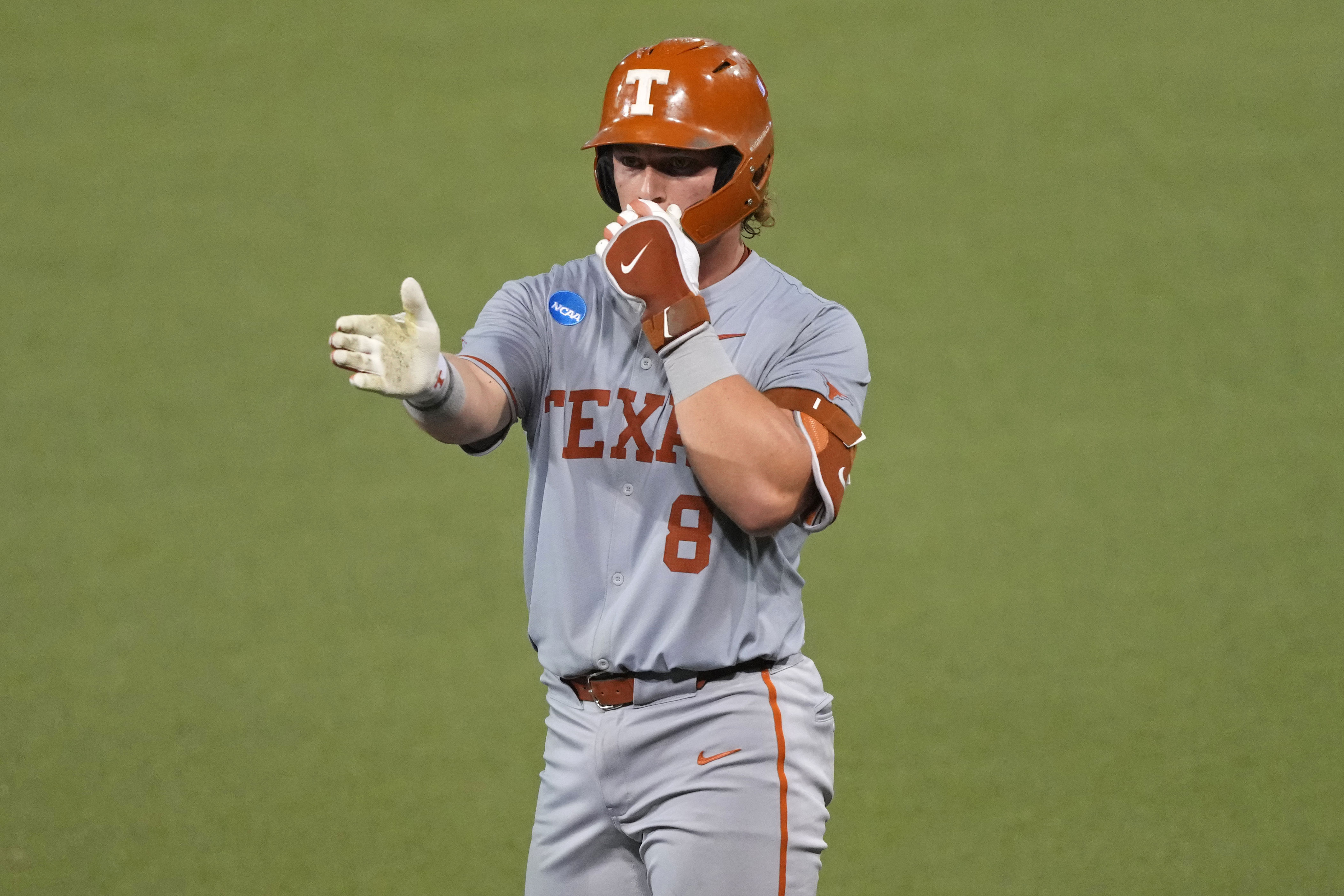 How to live stream Texas vs Georgia: College World Series, TV channel