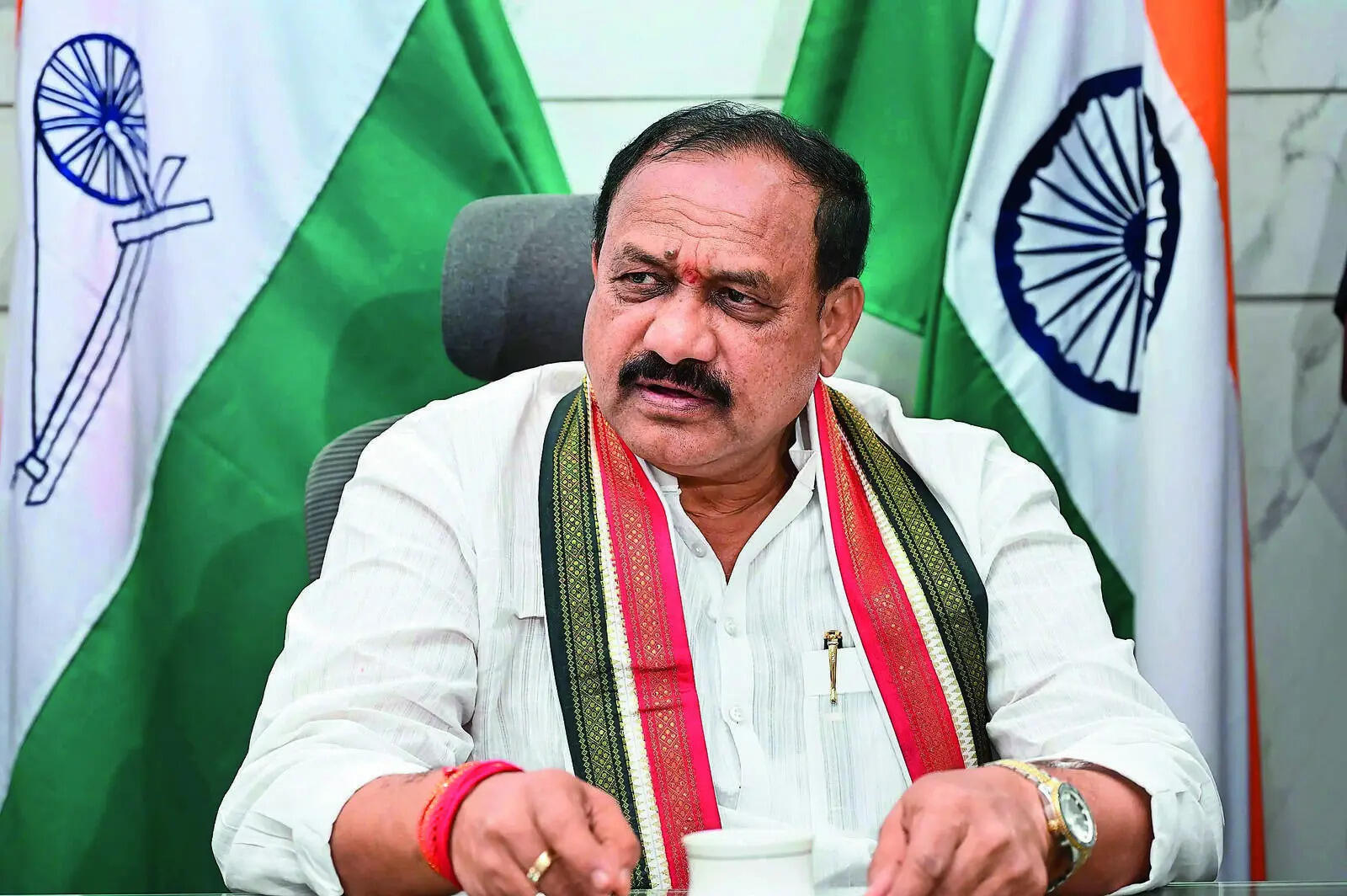 Cong launches probe into Meenakshi case leak issue