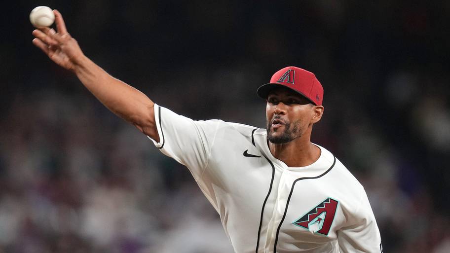 Rangers select contract of Joe Ross to add veteran depth to bullpen