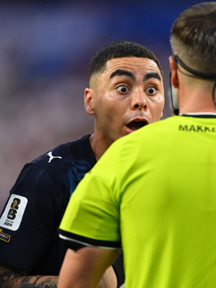 Mondiali, per la prima volta il VAR corregge il giallo della simulazione
