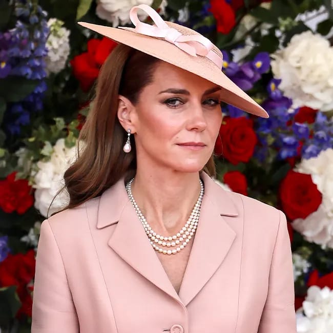 Kate Middleton wears a divisive cream dress to Peter Phillips and ...