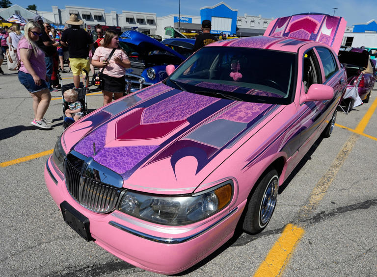 Car enthusiasts flock to Louisville for Hot Wheels Legends Tour