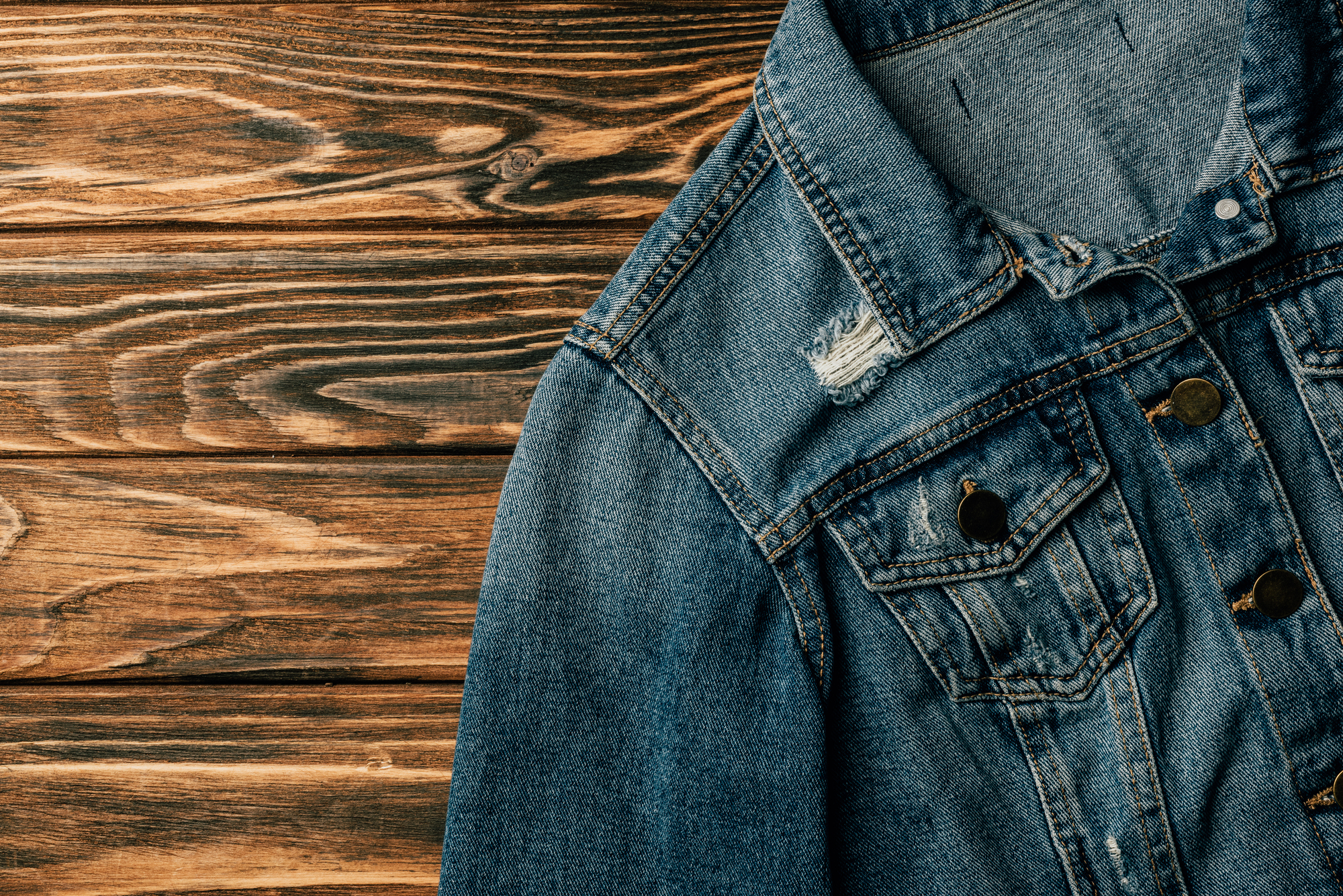 26 pieces of vintage clothing that thrift stores misprice every single day
