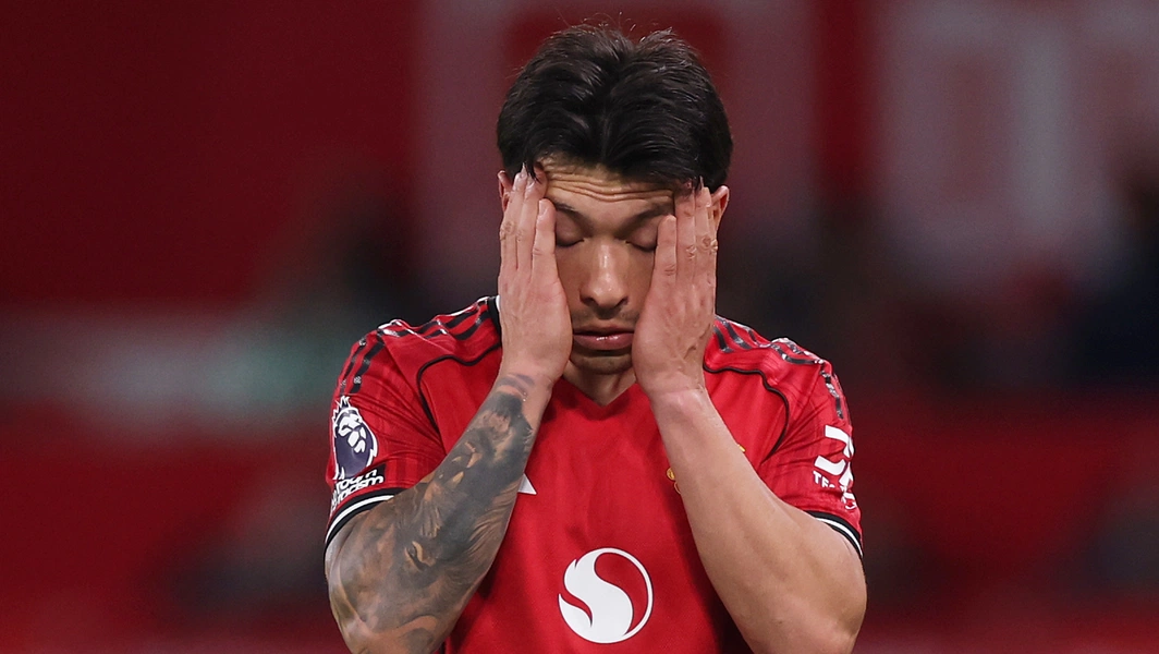 Premier League eases automatic red card rule for hair pulling