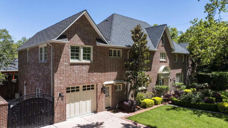 See Sacramento's 1925 Fab 40s home tied to harp-playing socialite ...