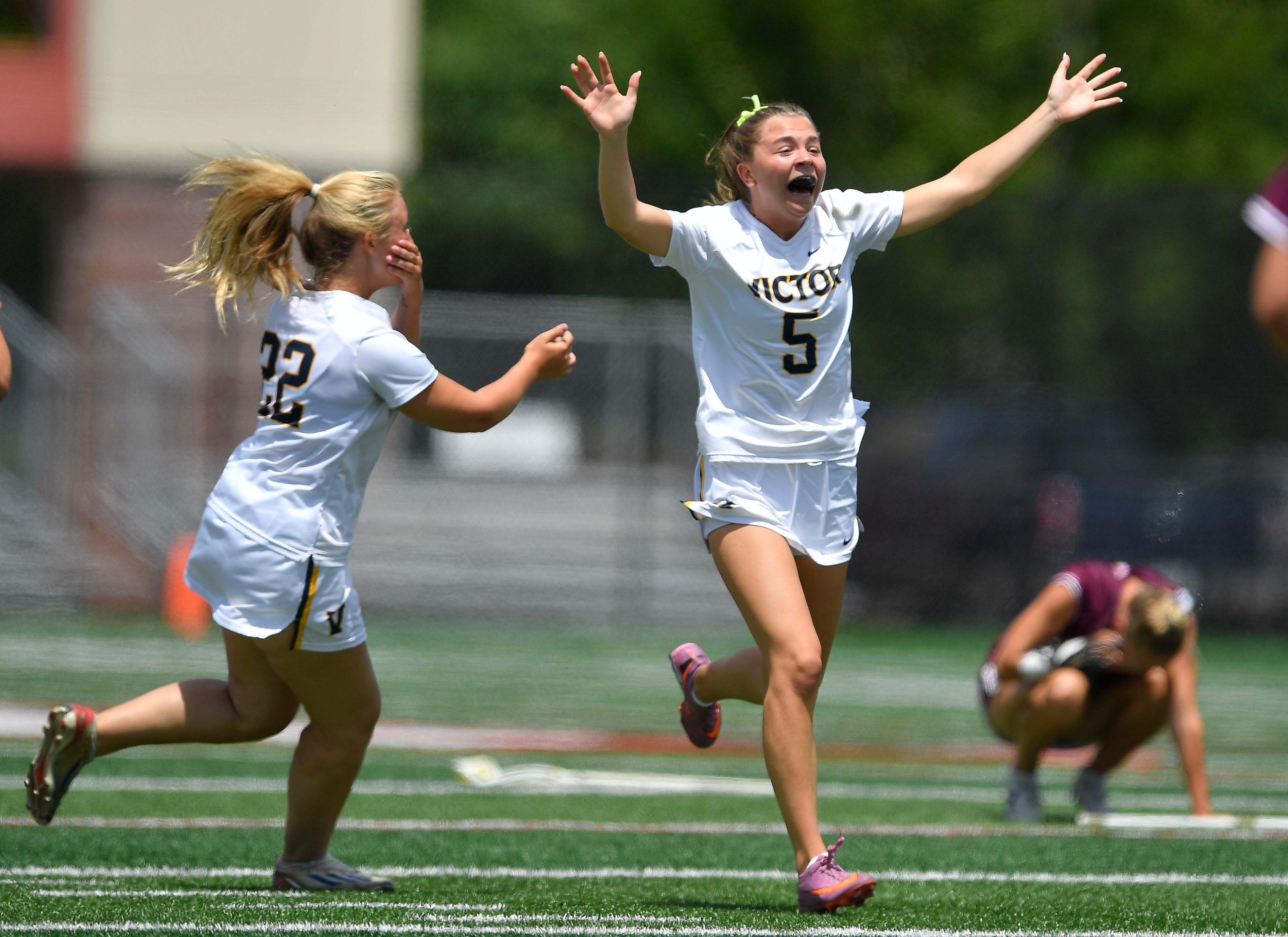 Victor powers past Garden City for historic fifth straight crown