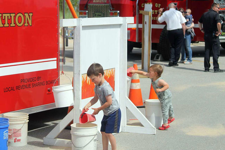 Families enjoy fun, sun, safety at annual Manistee event