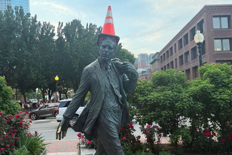 Scotland fans prop traffic cone on Boston statue in hilarious Duke of ...