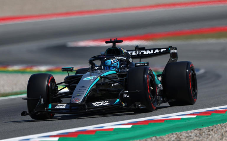 F1 | Russell si prende la pole a Barcellona davanti ad Hamilton. Kimi ...