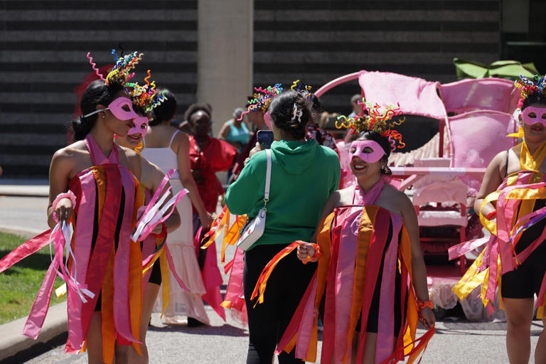 Dancing in the streets: Parade the Circle fills Wade Oval with color ...