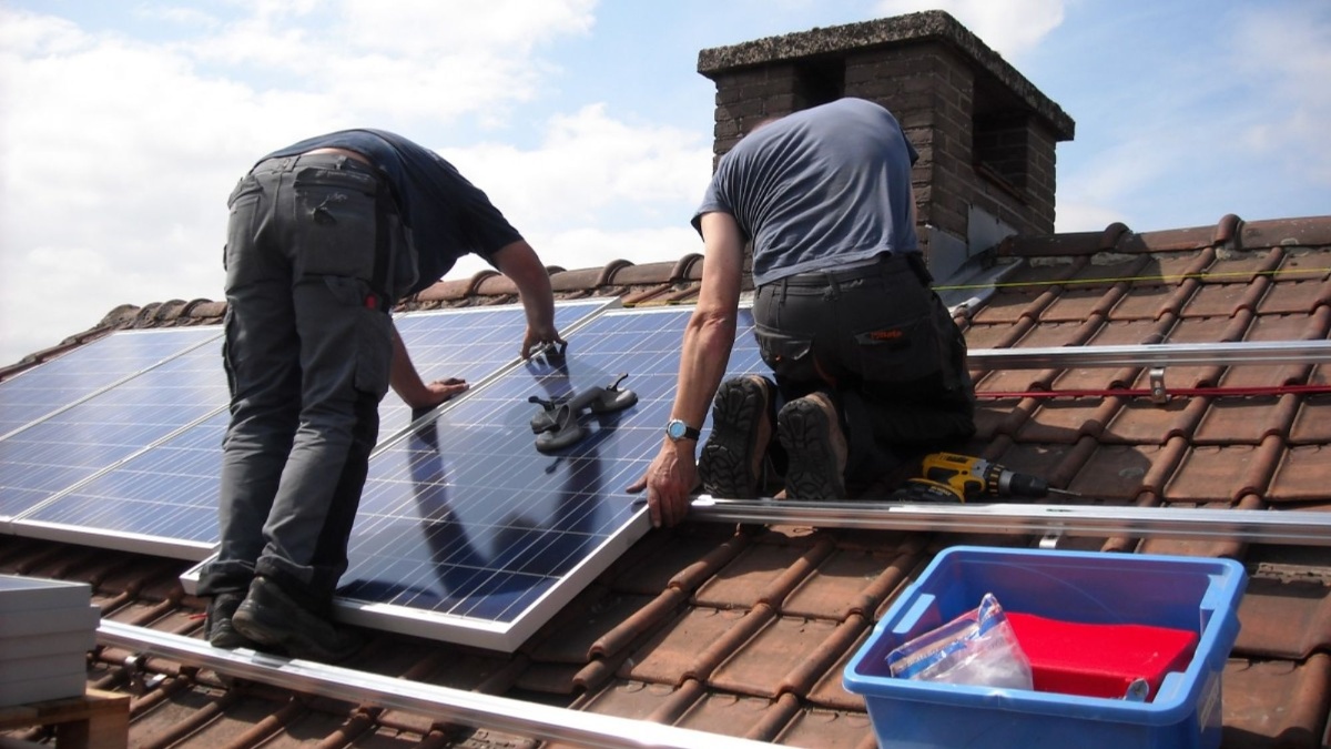 Are solar panels still worth it in late 2026? What homeowners need to know