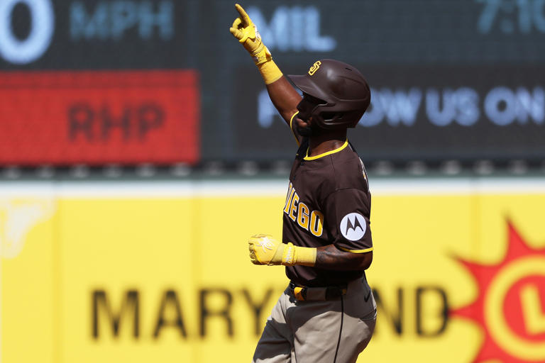 Padres homer 5 times, including twice in the first, in a 9-3 victory ...