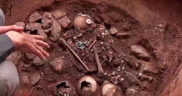 Archaeologists exhume ‘very peculiar’ 3,000-year-old tomb of ‘priest of ...