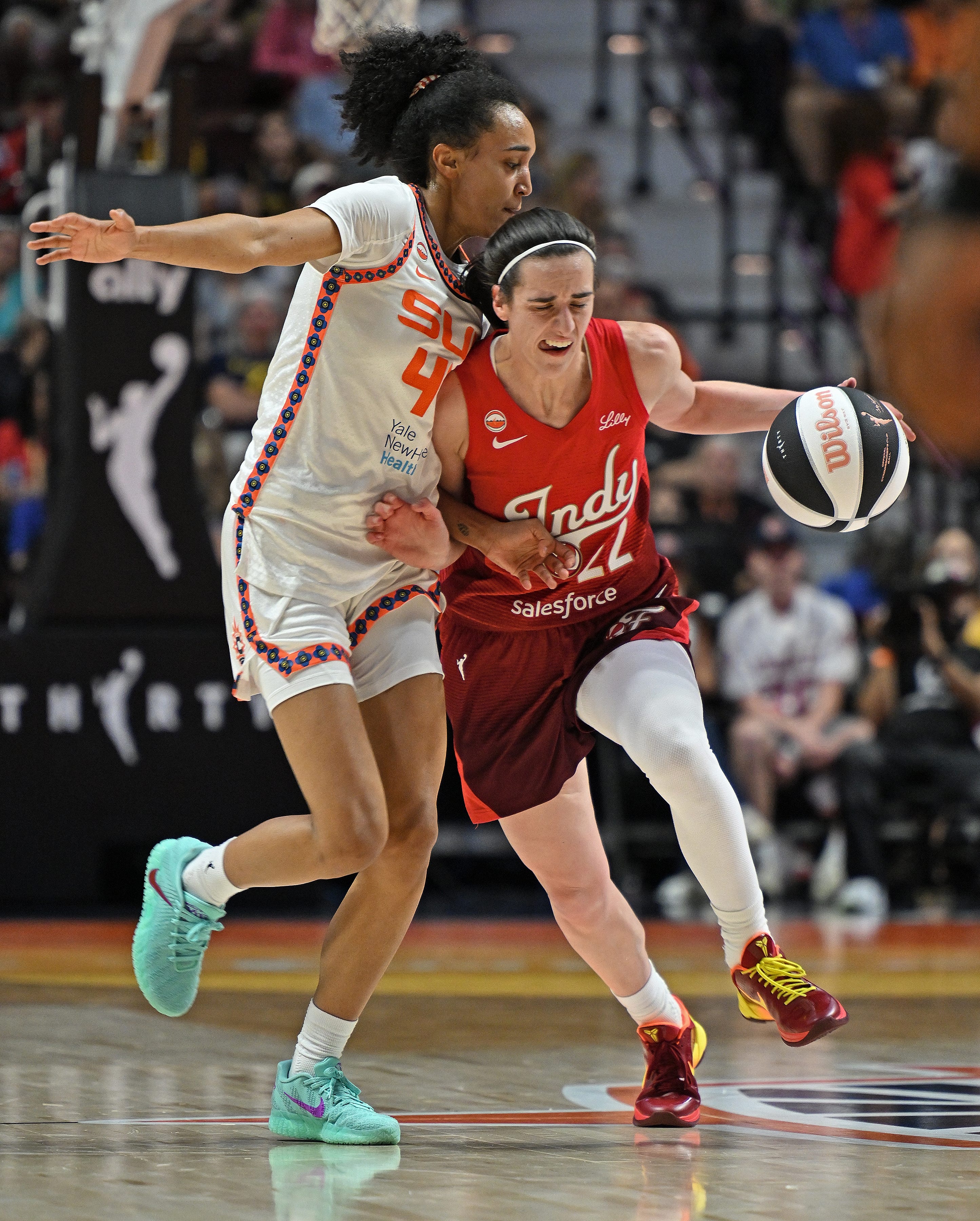 Clark, Fever lead Sun at halftime: Live updates, score, highlights