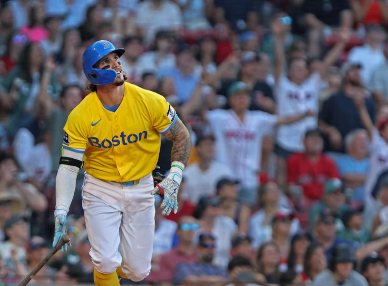 Rafaela’s clutch single sends the Red Sox to a 6-3 victory over the Rangers