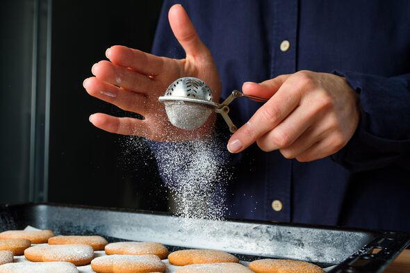 Difference between icing sugar and caster sugar explained