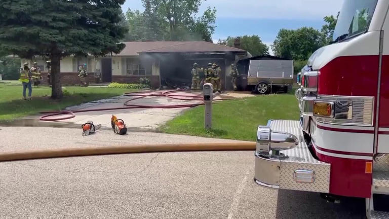 Crews battle house fire on Mariner Dr. in Machesney Park