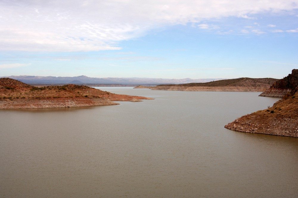 Arizona lake closed indefinitely after major loss of aquatic life