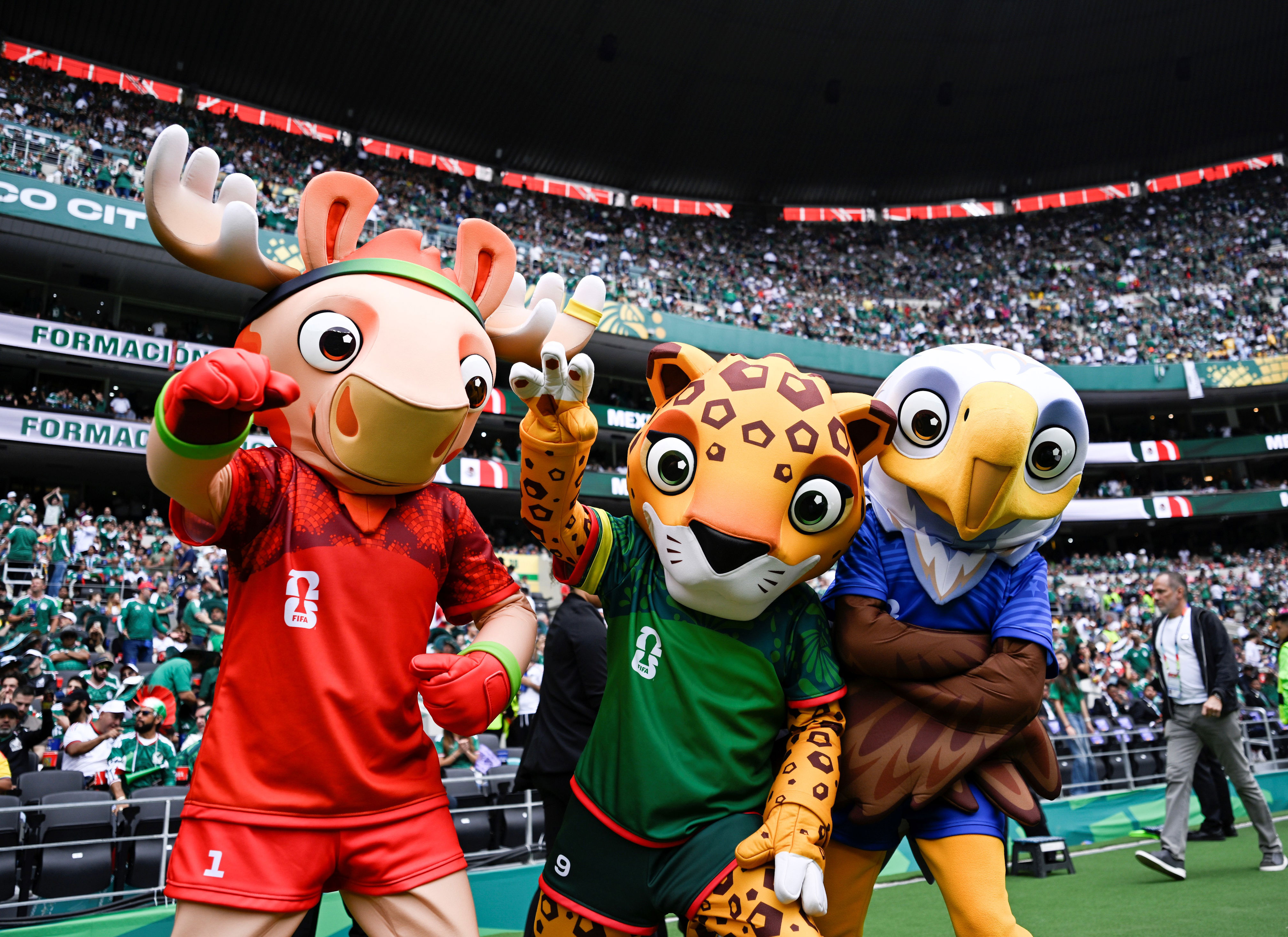 Peruvian police use 2026 World Cup mascot costumes as disguises to make ...