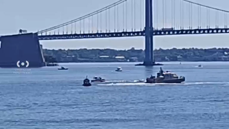FDNY: Seaplane crashes in Queens, at least 2 injured