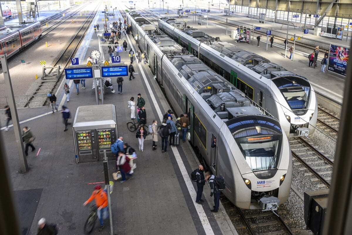 Wegen Brückenbauarbeiten: Wieder Ersatzverkehr auf MRB-Linie