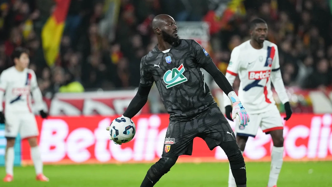 Lens prépare un plan B pour ses cages