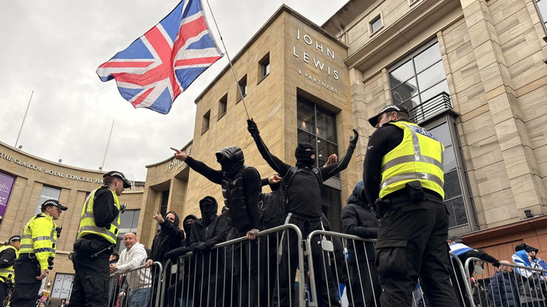 Rival protesters clash at anti-racism rally in Glasgow