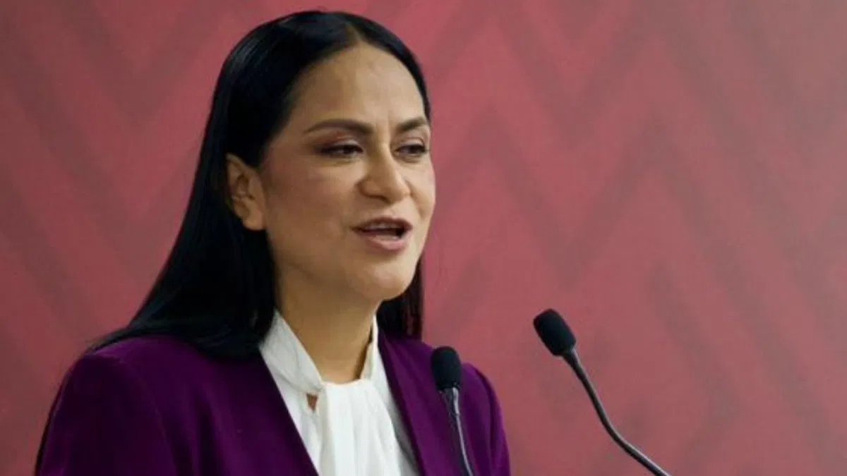¿Traición histórica? Ariadna Montiel llama a Fox padre del PRIAN