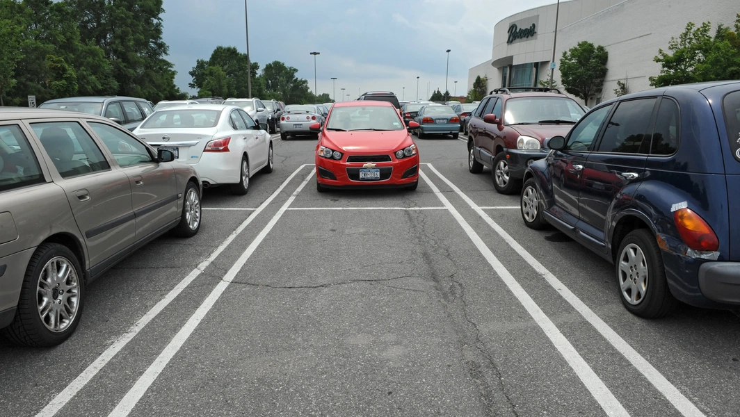5 parking lot habits to avoid and adopt