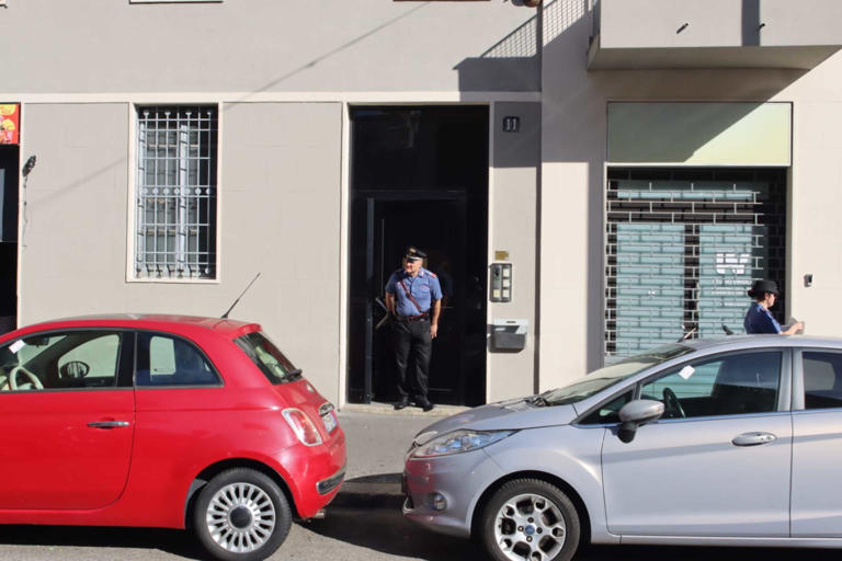 Uomo trovato morto in casa a Milano, ipotesi omicidio