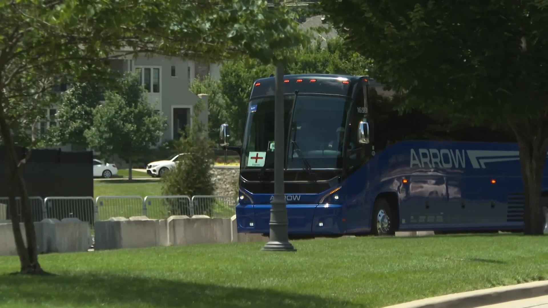 England arrive at team hotel in Kansas City for 2026 World Cup