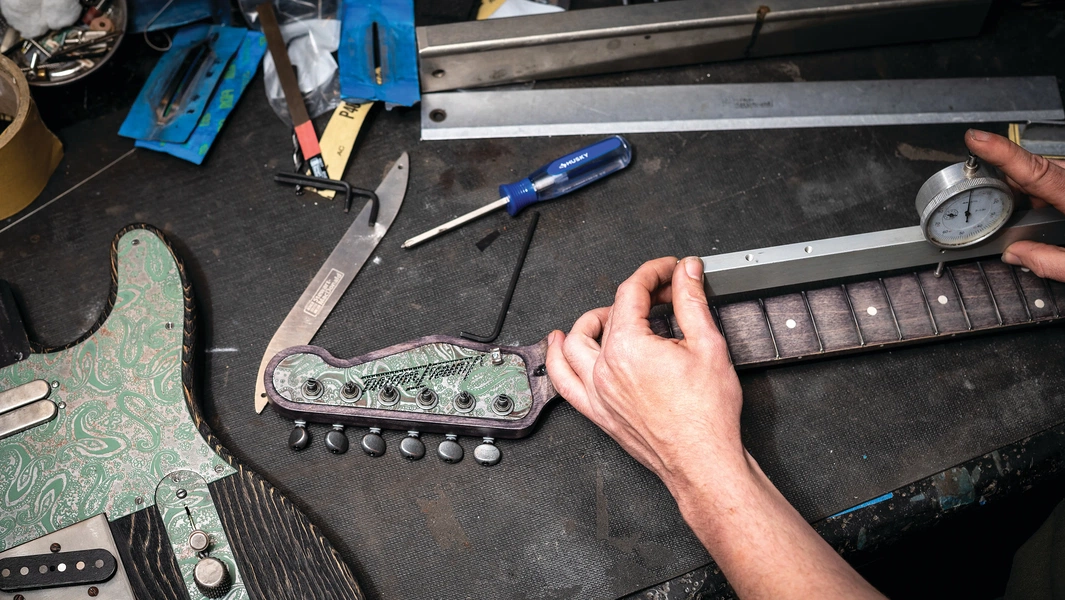 How to build an electric guitar from scratch
