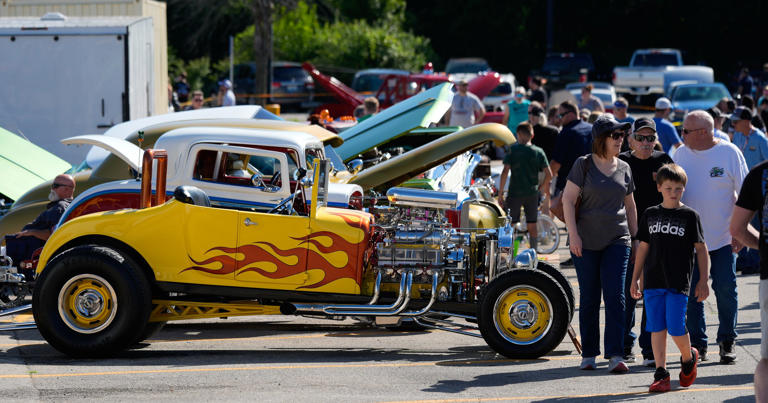 Car enthusiasts flock to Louisville for Hot Wheels Legends Tour