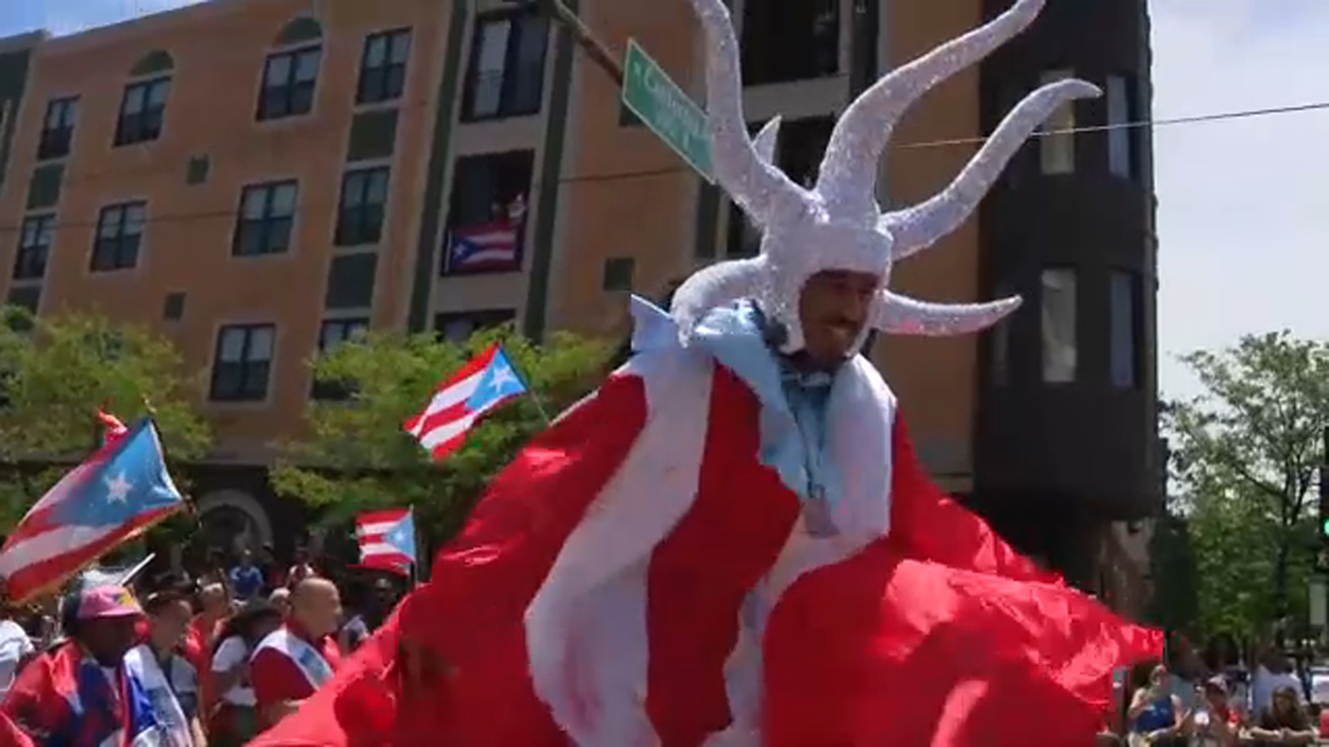 Chicago Puerto Rican People's Day Parade marches through Humboldt Park ...