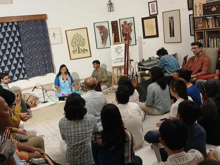 Artists light up musical evening at Lucknow Bioscope