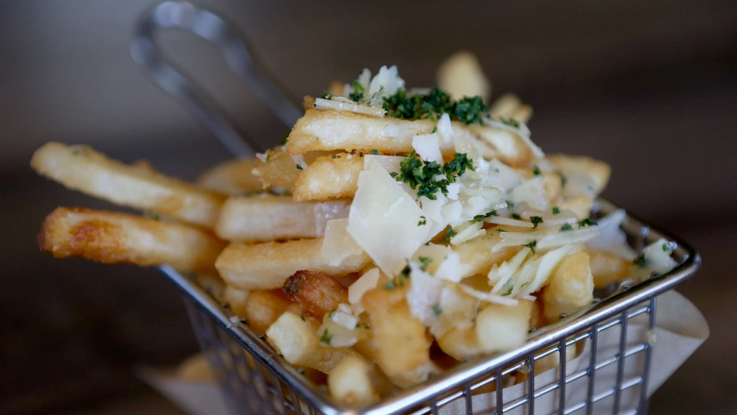16 restaurant menu items that rarely justify their price