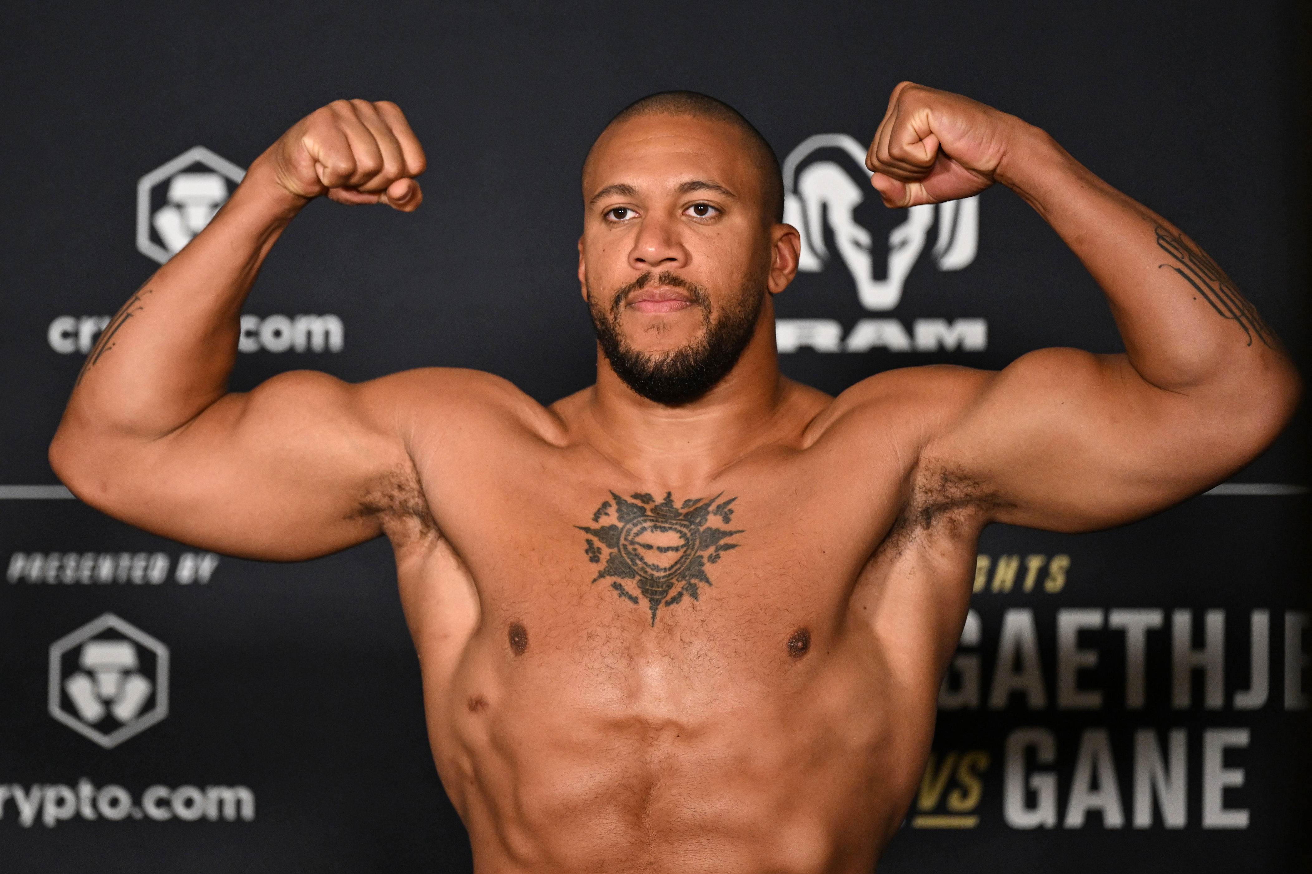 Joe Rogan ‘screws up’ as UFC White House weigh-in host while fans boo