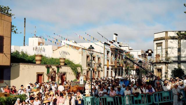 Moya convierte su romería en una ofrenda solidaria de 1.900 kilos