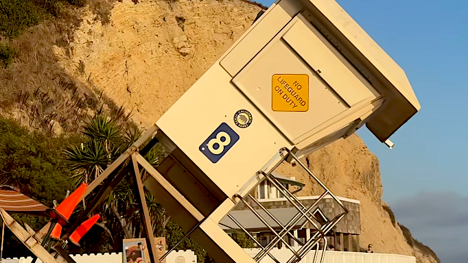 Historic SoCal swell rips away beaches and topples lifeguard tower (video)
