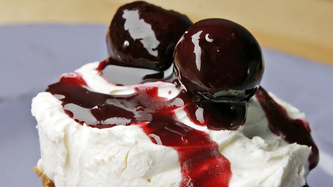 10 iconic and creative cheesecakes across America
