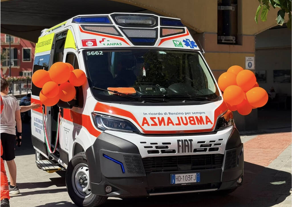 Nuova ambulanza per la Croce Bianca Monterosso, il borgo a 50 minuti ...