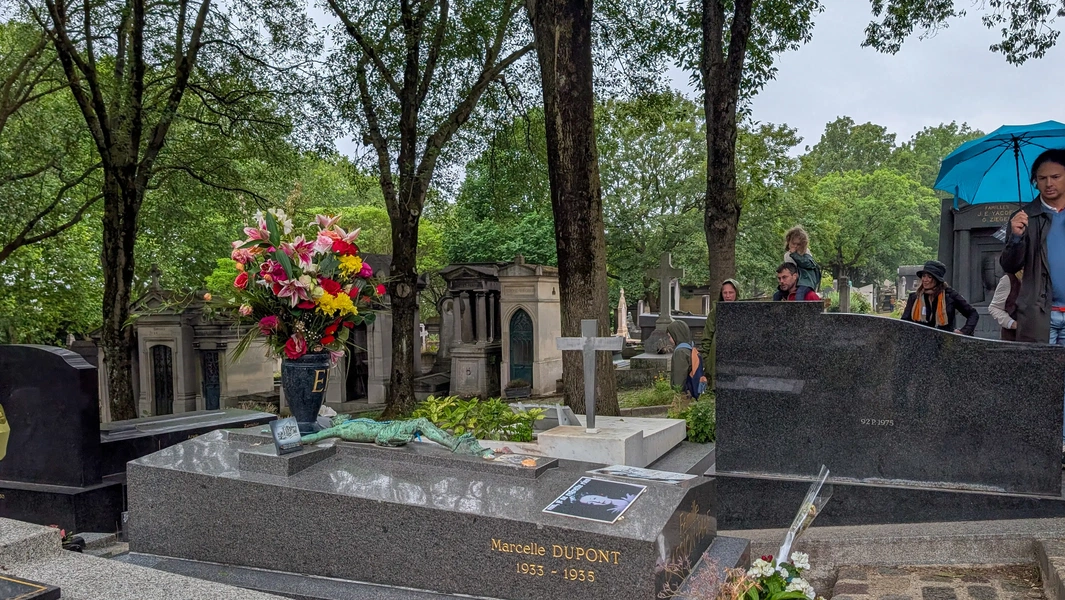 16 notable final resting places worldwide