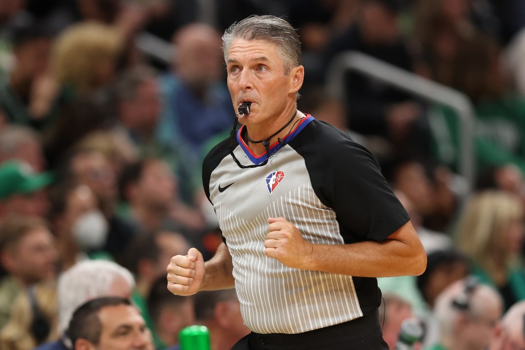 NBA Finals Game 5 officials for Knicks-Spurs include 'The Extender'