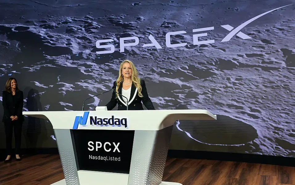 Shotwell urges long-term view after record SpaceX IPO