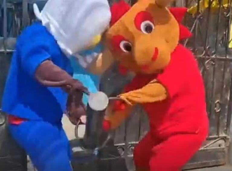 Polícias do Peru disfarçam-se de mascotes do Mundial para deter ...